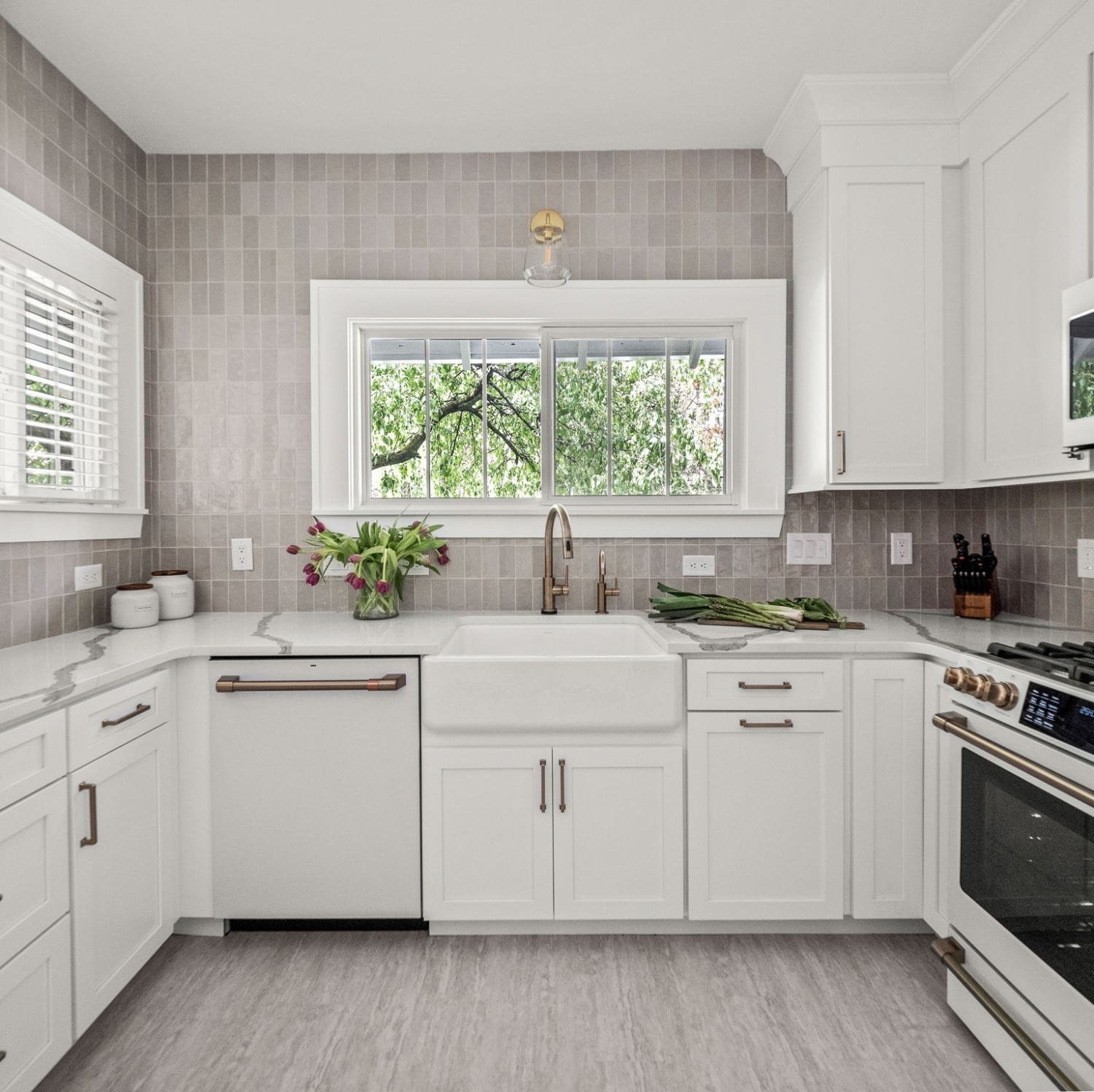 White Linen - Kitchen Design Portfolio Royal Oak | Whiski Kitchen